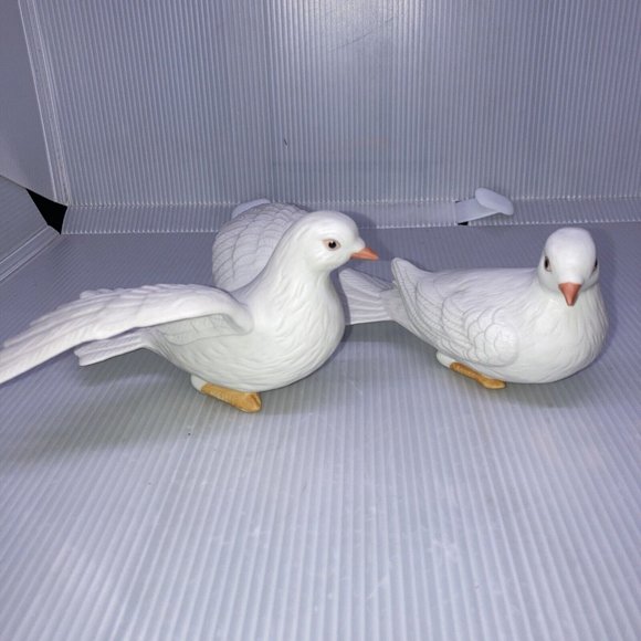 Homco | Accents | Pair Vintage Homco White Procelain Doves Birds ...